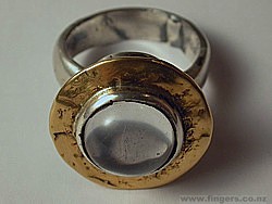 Contemporary New Zealand Jewellery by Paul Annear